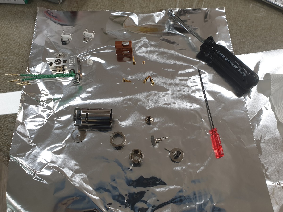 GCMS ion source cleaning