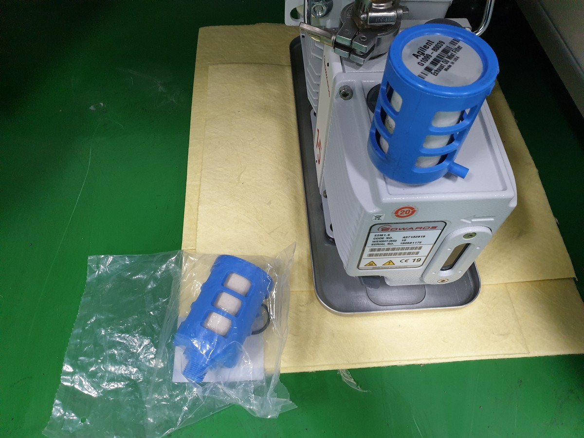 GCMS Foreline pump oil mist filter defect